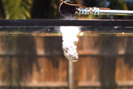 Watch What Happens If You Put Molten Salt Into A Water Tank – Science ...